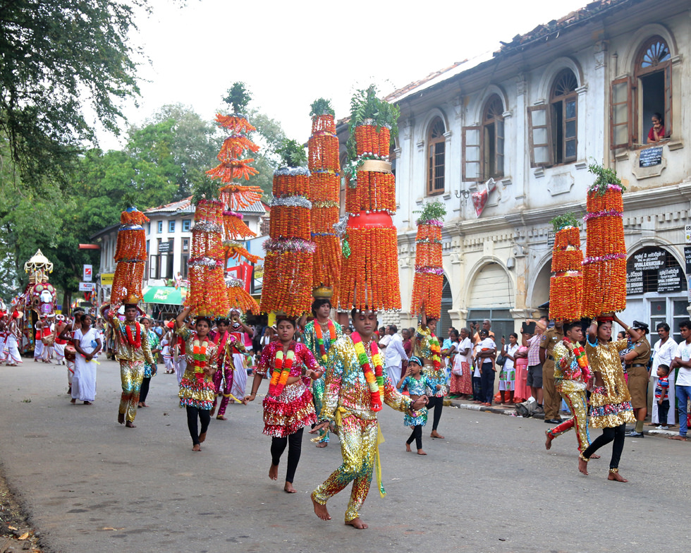 Kandy (Natha Devalaya) - Triplanka Tours