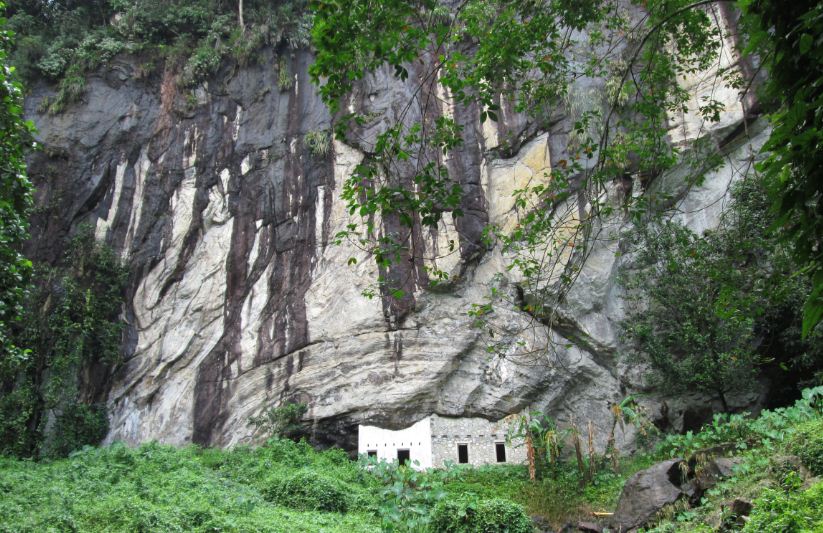 Ratnapura (Batadombalena) - Triplanka Tours